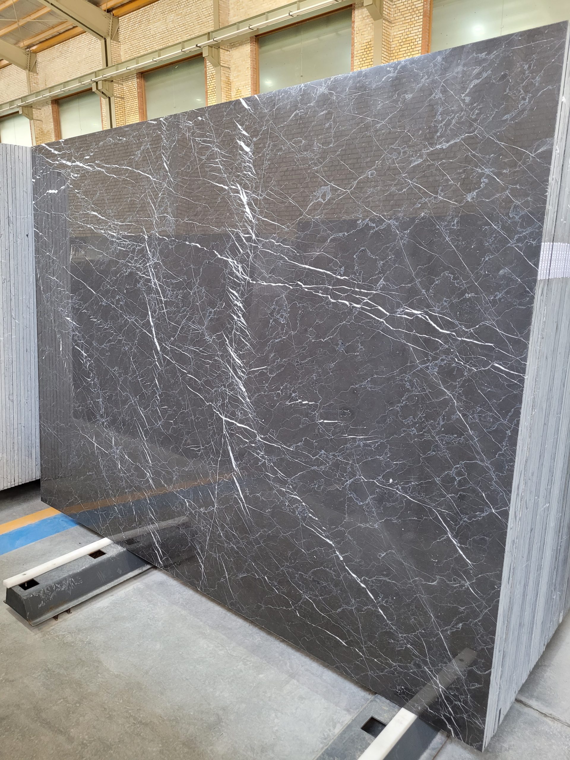 Nero Marquina - saturn stone